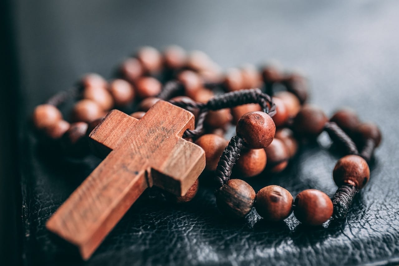 Anglican Prayer Beads: Should Anglicans Pray the Rosary?